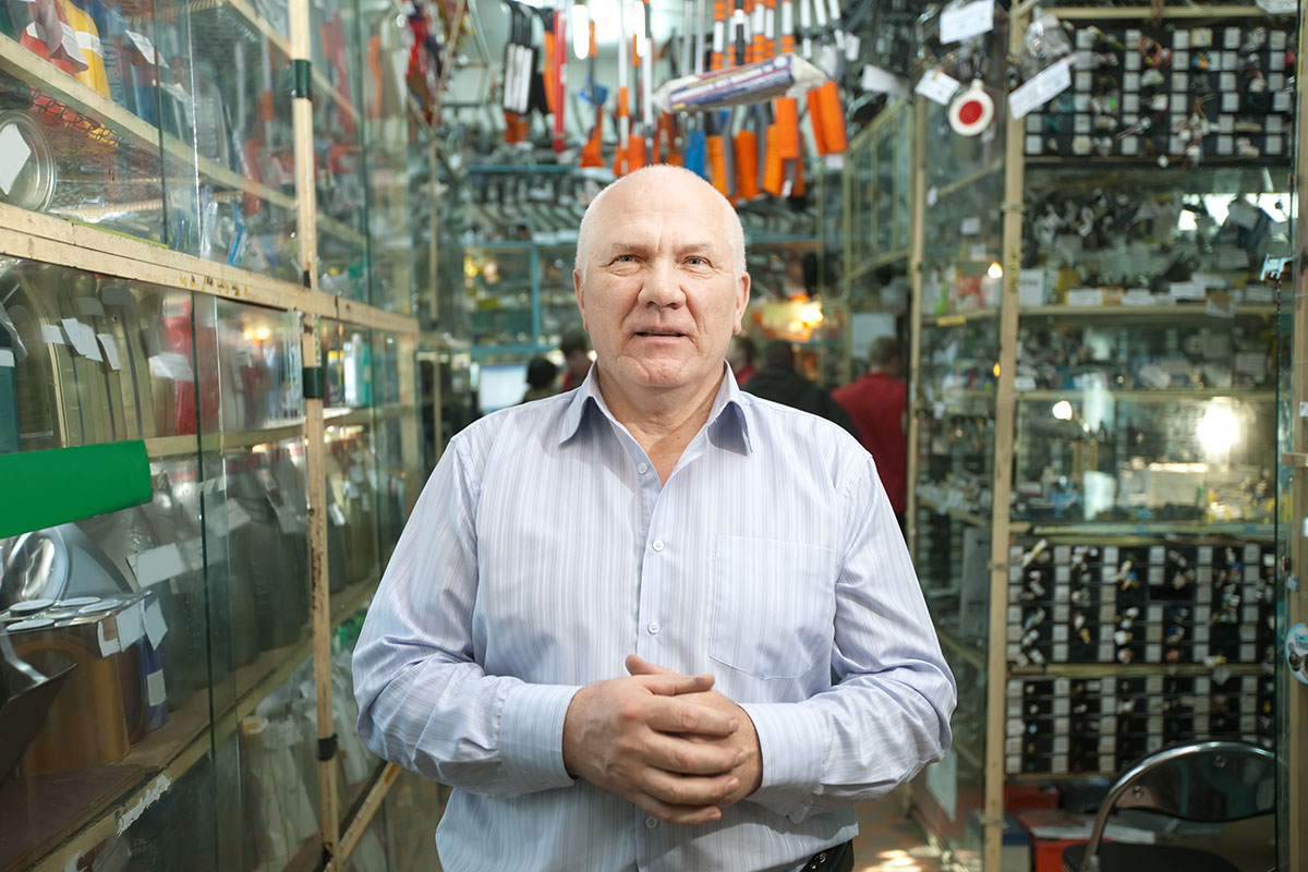 A Day in the Life of a Parts Guy | Mountain Sledder